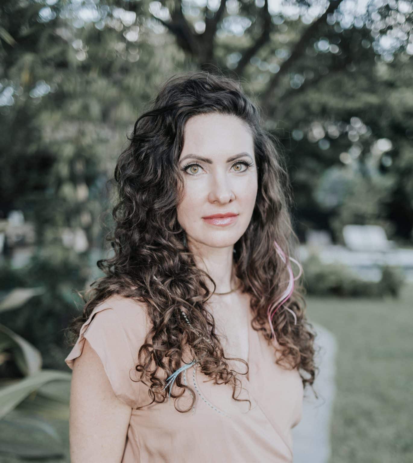 How to Reclaim Feminine Divine Power – Kelly Brogan, M.D. – #1017